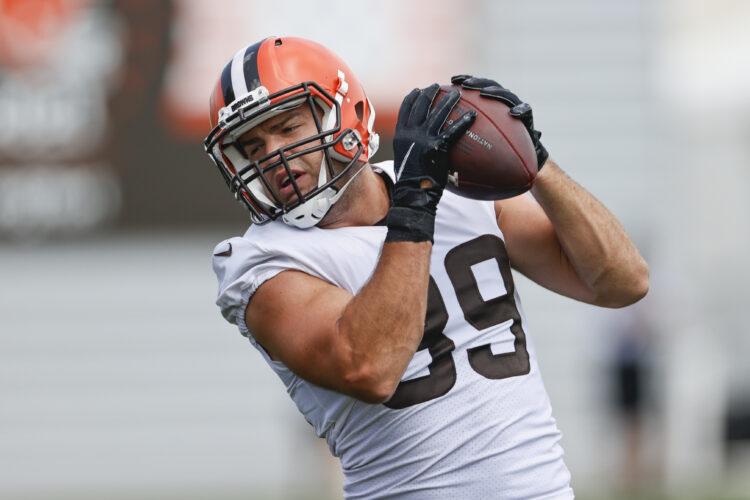 Report: Carlson To Sign With Bears | News, Sports, Jobs - Post Journal